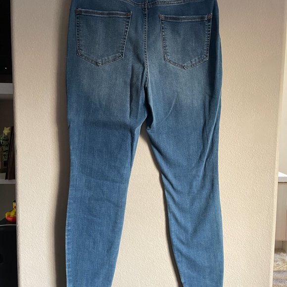 BOLD elements | Jeans | Nwt Bold Elements Gems Curvy Skinny Jeans Size ...